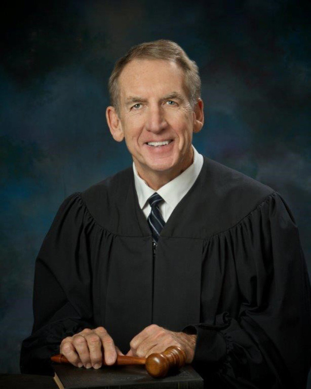 Retired Kentucky Supreme Court justice to teach legal studies course at ...