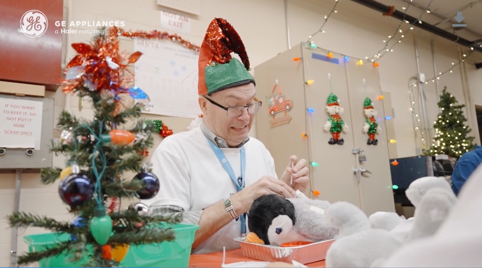 GE Appliances 'elf-gineers' adapt toys for disabled children - Lane ...