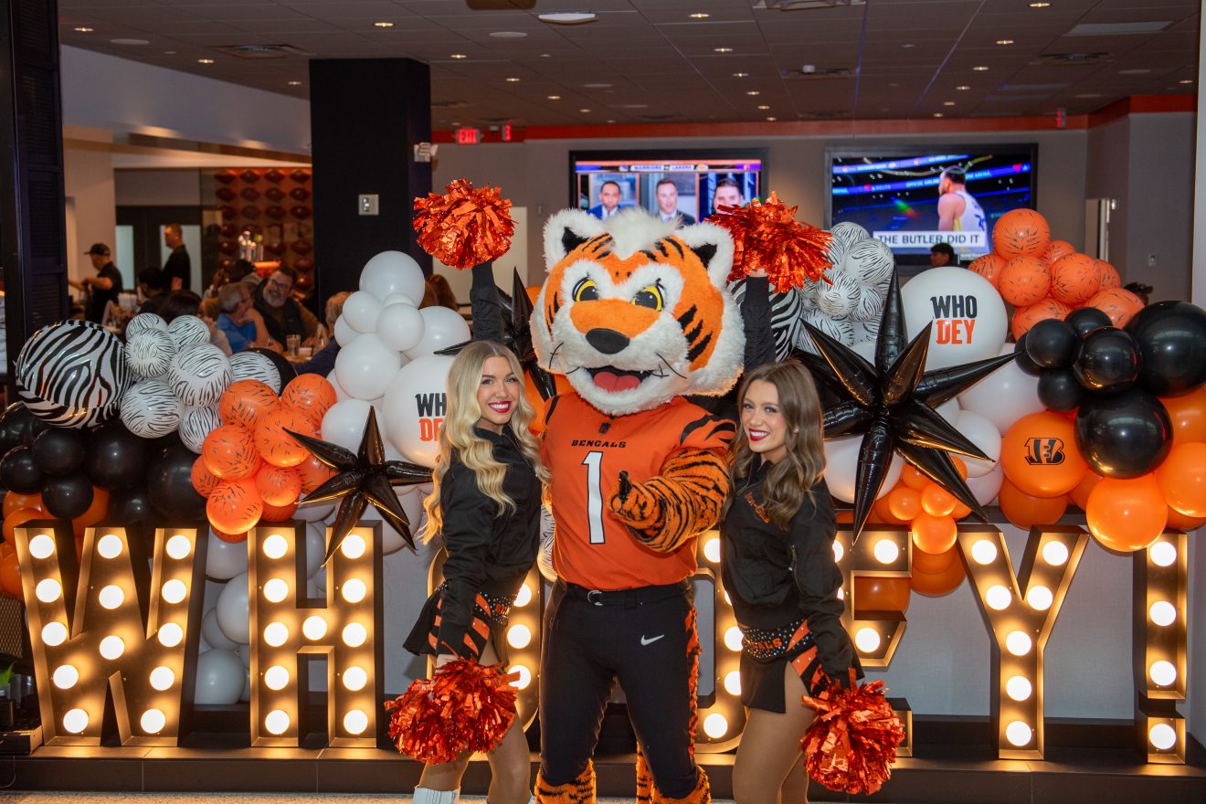 Cincinnati Bengals restaurant opens at CVG Airport - Lane Report ...