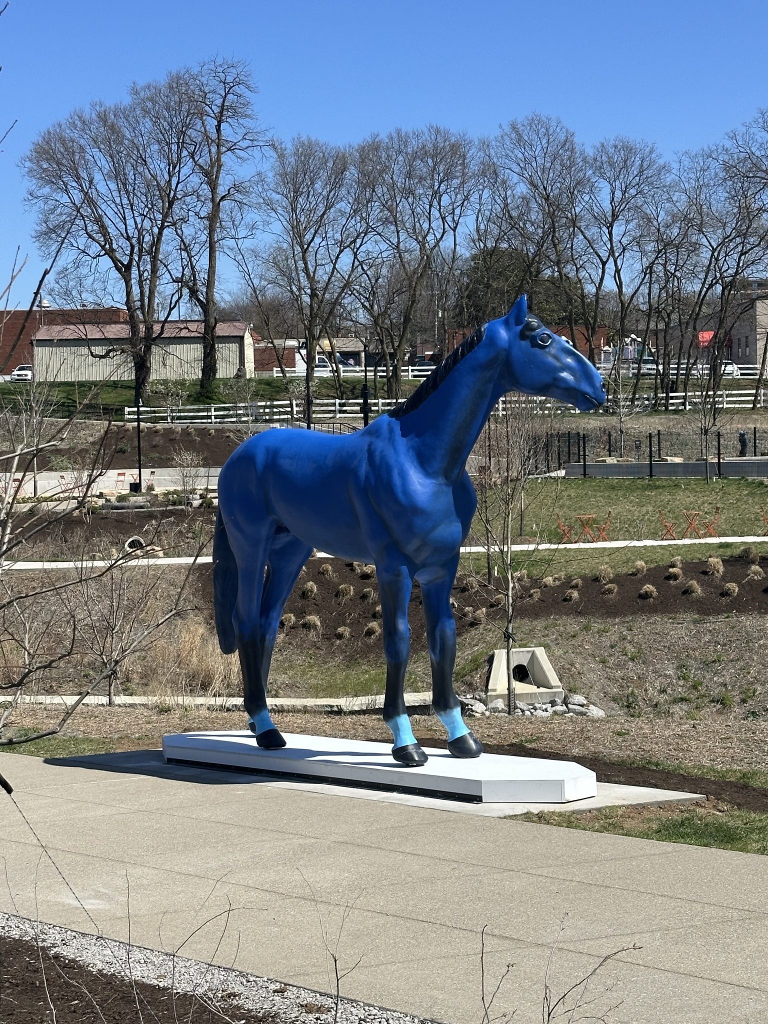 VisitLEX unveils 12-foot statue of Big Lex the legendary stallion at ...